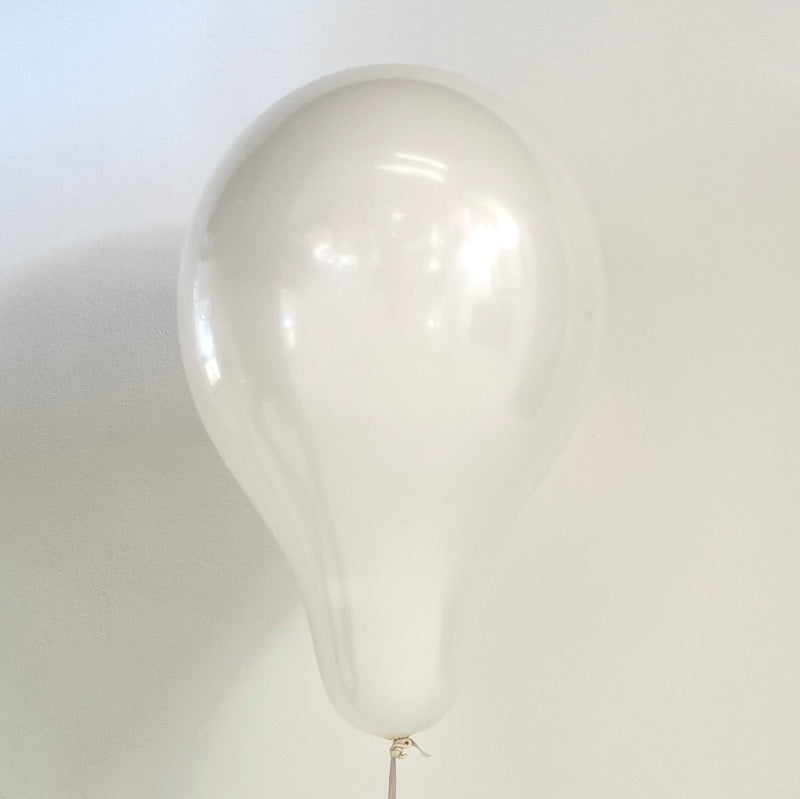 WB20 SN Pastel White – 59Balloons